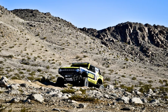 Air Locker-Equipped Ford Broncos Dominate King of the Hammers Every Man ...